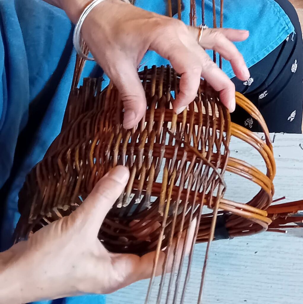 Tressez votre Grand Panier en Vannerie Osier modèle Zarzo